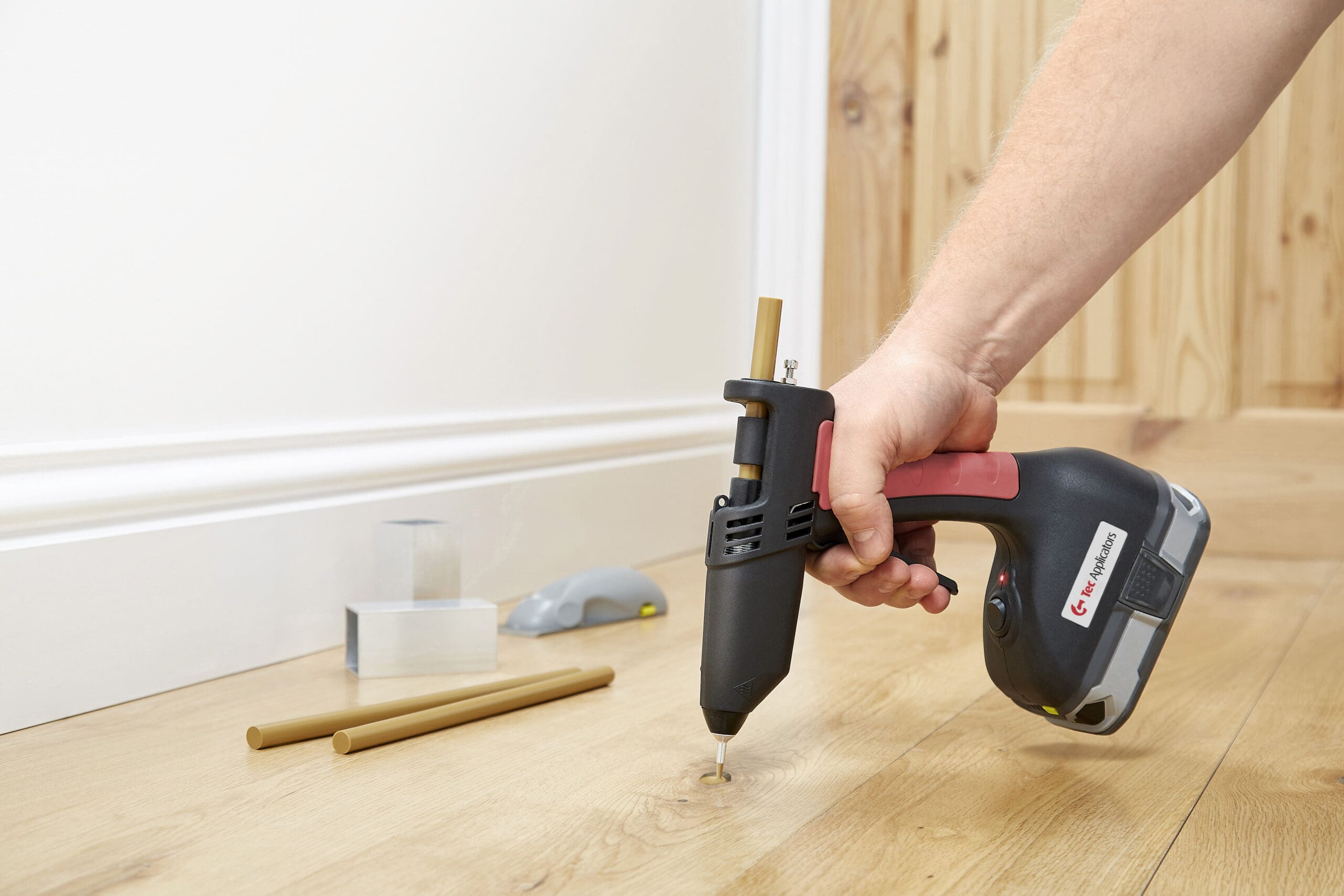 Using knottec wood filler over wood putty | Power Adhesives